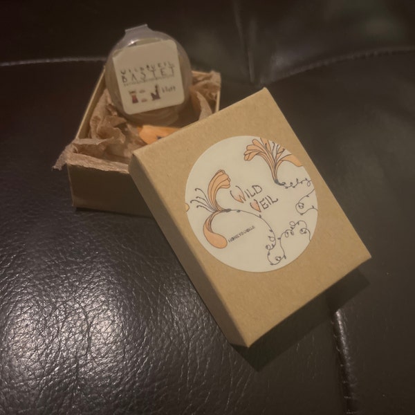 Bastet. Natural Perfume. Botanical Kyphi Fragrance. Egyptian Temple ...