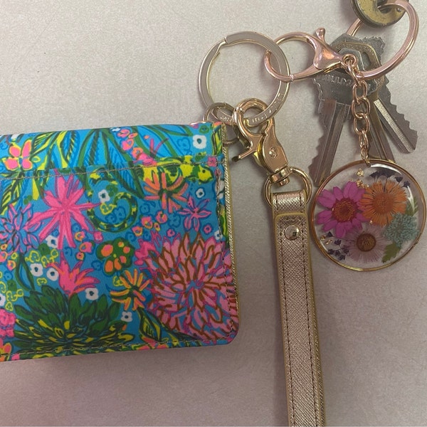 Handmade Real Dried Flower Resin Aesthetic Keychains | Party Favors ...