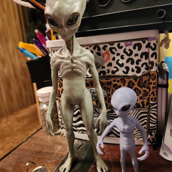 BIG 1/6 Grey Alien Figure Roswell Area 51 S4 UFO Pilot Model Retro Sci ...