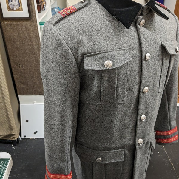 Vintage Vogue Pattern 8696 Flutter Sleeved Princess Lines Dress Sizes ...