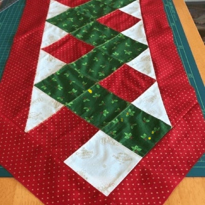 Log Cabin Table Runner Pattern PDF by Simpson Designs Studio, Digital ...