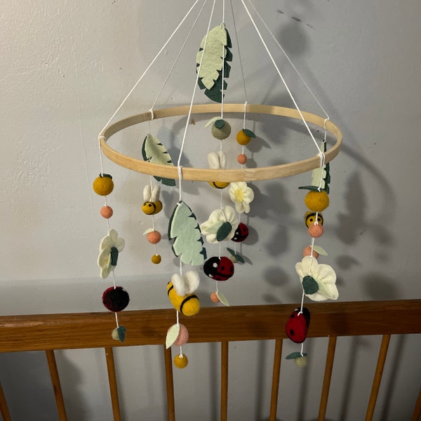 Bee Mobile/ Ladybug Mobile/ Baby Girl Mobile/ Baby Mobile/ Handmade ...