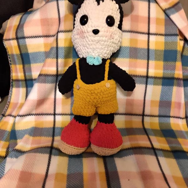 Mika the Mouse | Amigurumi Crochet Pattern by Linhas De Algodão ...