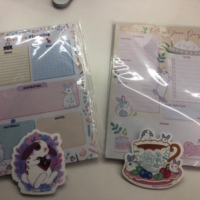 Crayon Set Enamel Pin, Retro Pin, Hard Enamel Pin, Crayon Art, Gift for ...