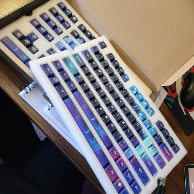 Pretty Anime Girl High End Keycap Set With 2 Version of Backlit PBT ...