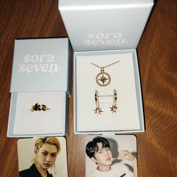 SKZ Compass Necklace - Etsy