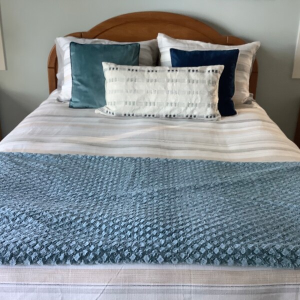 Nereida Bath Mat – Scalloped Design Microfiber Absorbent Non Slip Rug ...