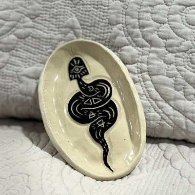 Snake Spirit Tray Black Sgraffito/shiny Glaze Off-white Clay Small ...