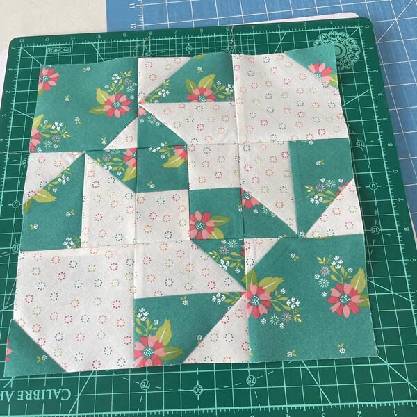 Flurry Friends Quilt Kit - Flurry Friends Fabric by Henry Glass - 60" X ...