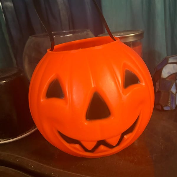 Vintage Halloween, Plastic Canvas, Ghosts, Haunted House, Jack O ...