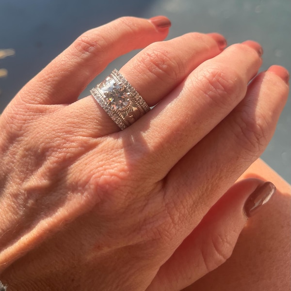 Paisley Pattern Unique Ring, 8.00MM Round Cut Moissanite Diamond ...