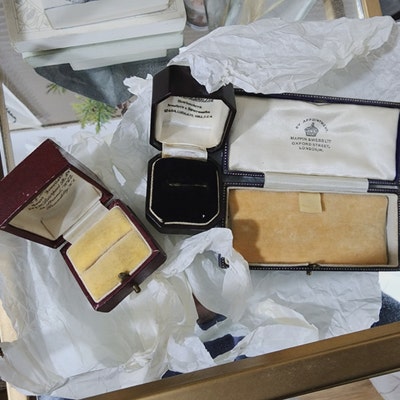 Handmade Coin Pill Box. A Small Box Made From Two US Quarter Dollar ...