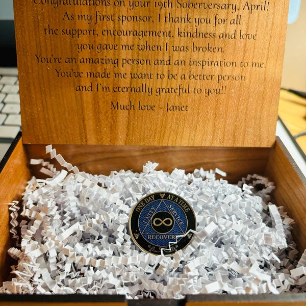 ALCOHOLICS ANONYMOUS: AA Symbol "floating Sobriety Cube", Magnetic Arch ...