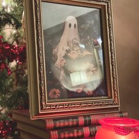 Boho Bee in Yellow Flower Print, Moody Bumlebee Decor, Botanical ...