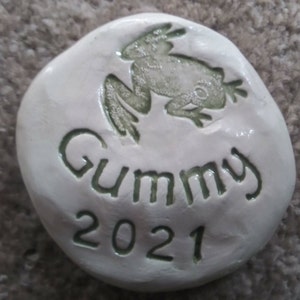Pet Frog Memorial Stone Personalized 2.5 to 3.5 Ships - Etsy