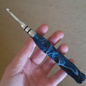 Ergonomic Crochet Hook Set in Blue Crush Resin With Interchangeable ...