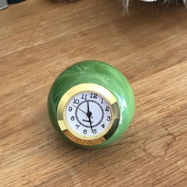 Small Desk Clock, Ball Shaped Green Ceramic Table Clock, Green Ceramic ...