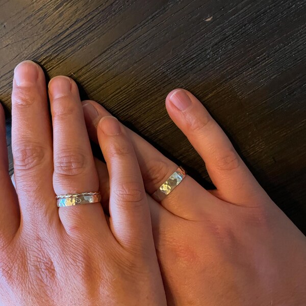 Eheringe "Sophia" Rotgold Weißgold gehämmert | Bicolor Goldringe ...