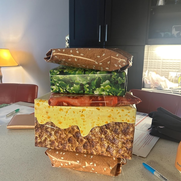 Cheeseburger Wrapping Paper Set | Funny Christmas / Birthday Gift Wrap ...