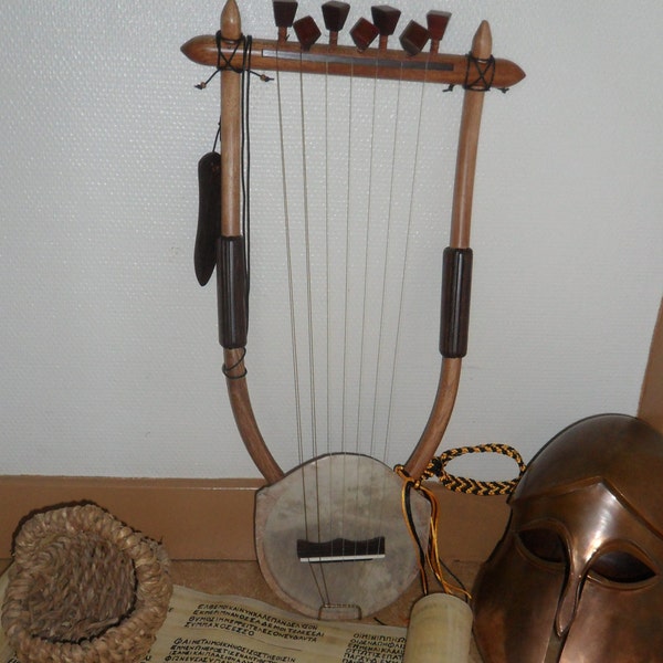 The Lyre of Aphrodite - Ancient Greek Chelys Lyre (7 Strings) - Top ...