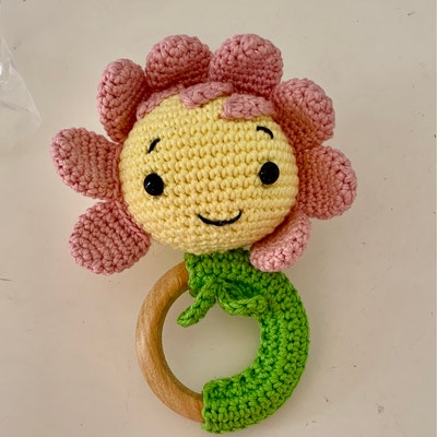 Daisy Flower Baby Rattle Crochet Pattern Flower Amigurumi Crochet ...