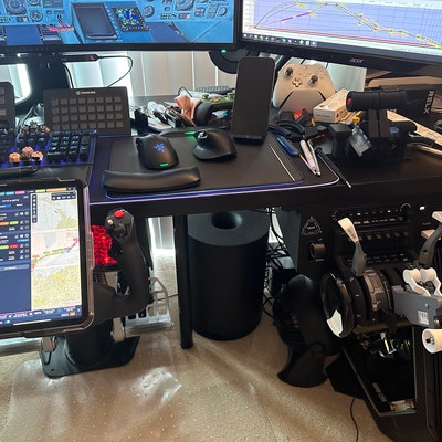 Honeycomb Alpha Yoke, Honeycomb Bravo Throttle and Logitech Panel ...