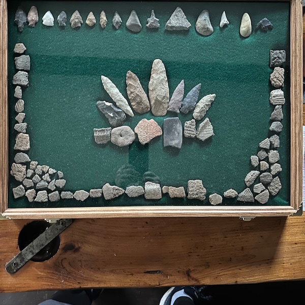 ARROWHEAD DISPLAY CASE 18x24x2 Wall Mount Locking Badges Awards Medals ...