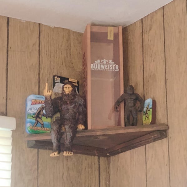 Bigfoot the Rude ‘flipping the Bird’ Sasquatch Yeti Statue Indoor ...
