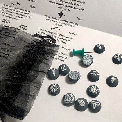 Mini Janarric Rune Set Sea Witch Runes Italian Sea Runes Divination Set ...