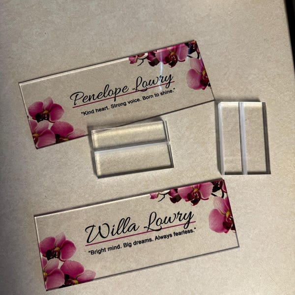 Personalized Desk Name Plate| Daisy Design Office Desk Decor on Clear ...