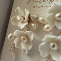 FILIA // White Flower Wedding Earrings, Floral Bride Earrings, Bridal ...