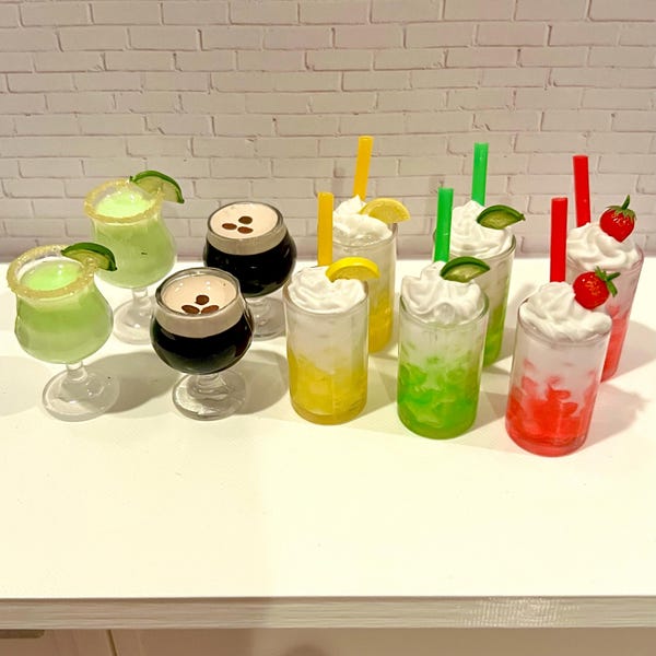 1:3 Fake Milkshakes for Dolls, Byers Caroler Props, Elf Props, Mini ...