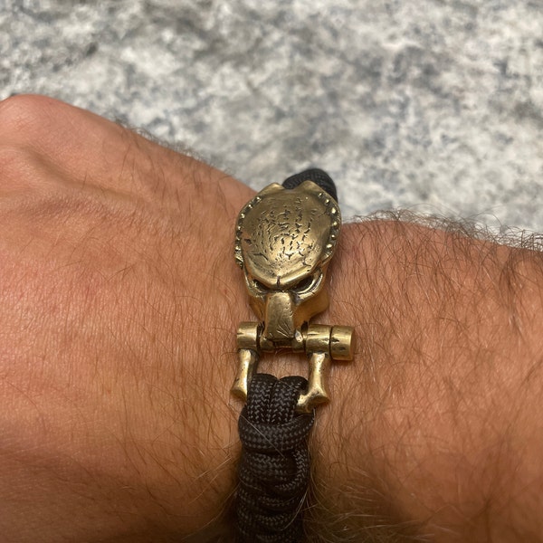 Paracord Bracelet With Predator, Alien, Brass Clasp, Gift for Him, Men ...