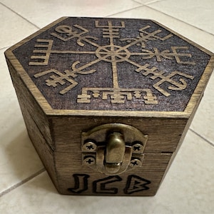 Norse Runes, Elder Futhark Divination Runic Dice, 4 Wooden Dice With ...