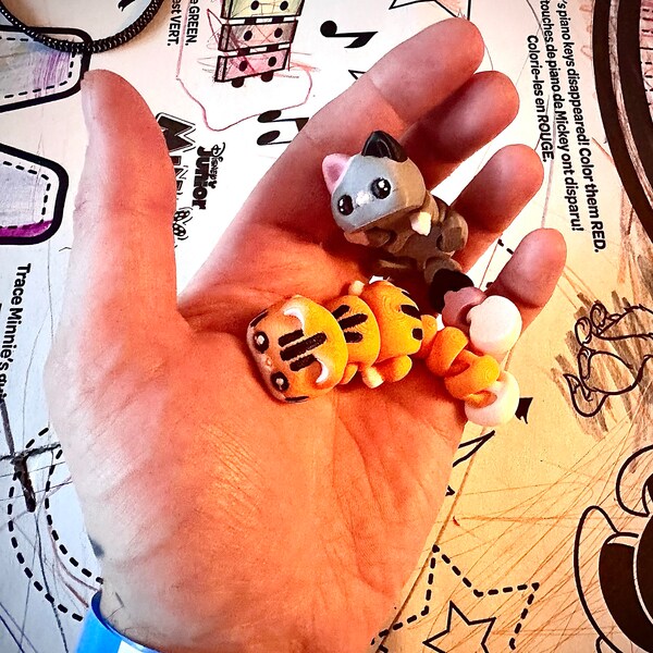 Cute Flexy Kitty Fidget Toy 3D Printed Desk Accessory, Stress Reliever ...