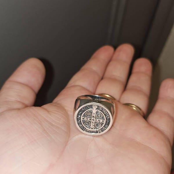 Morior Invictus Deacon Mongrels Skull Dog Ring, Morior Invictus Ring ...