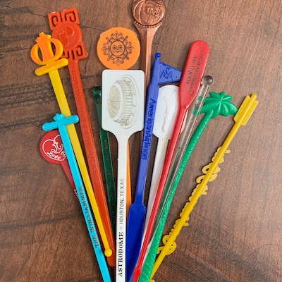 Retro-look Jurassic Park Isla Nublar Raptor Pen Key Tag - Etsy