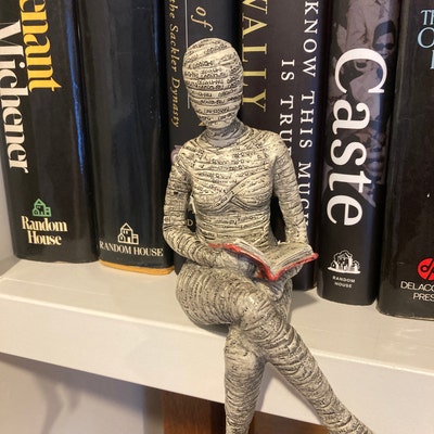 Middle Finger Figurine Blue Smile Middle Finger Statue Resin Bookshelf ...