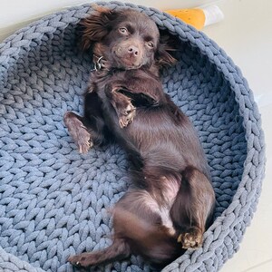 Chunky and Fluffy Crochet Round Rug, Handwoven Carpet With a Minimalist ...