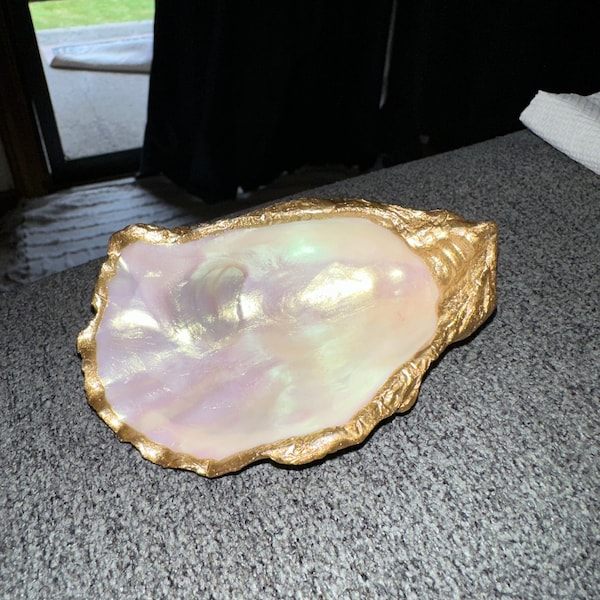 White and Gold Oyster Shell Ring Dish: Gulf Coast Jewelry Holder - Etsy