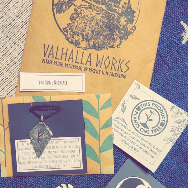 Vegvisir Wall Tapestry | Viking Compass Wall Hanging | Nautical ...