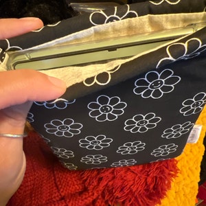 Kindle Paperwhite Sleeve Padded Friends Kindle Sleeve - Etsy