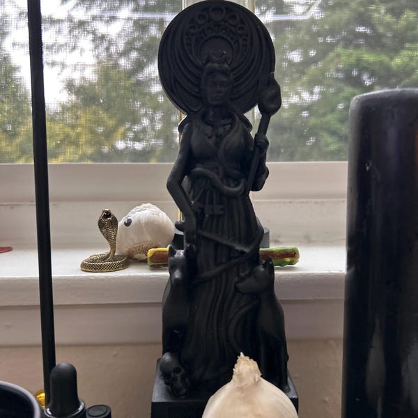 Danu Irish Goddess Statue, Danu Celtic Goddess, Celtic Goddess, Celtic ...