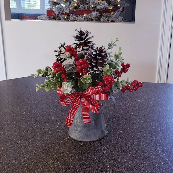 Farmhouse Christmas Centerpiece / Farmhouse Decor / Small Galvanized ...