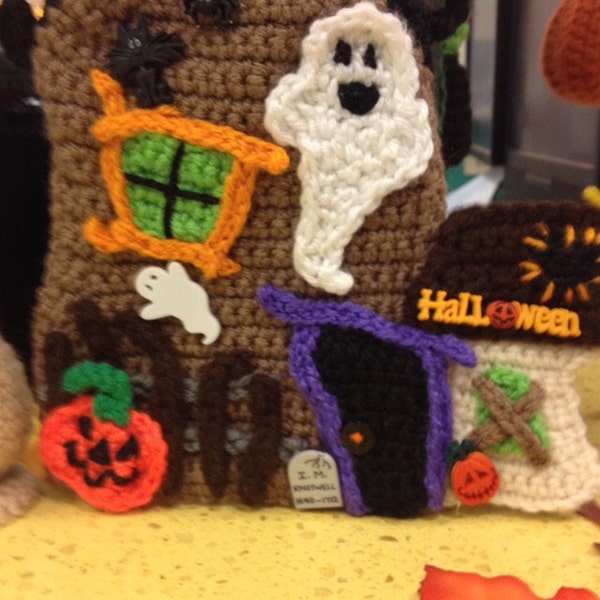 Crochet Pattern - Haunted House by Vendulkam - Halloween - Autumn ...