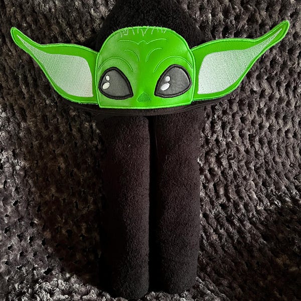 Green Alien Baby Peeker - Embroidery Design, Digital File, Hooded Towel ...