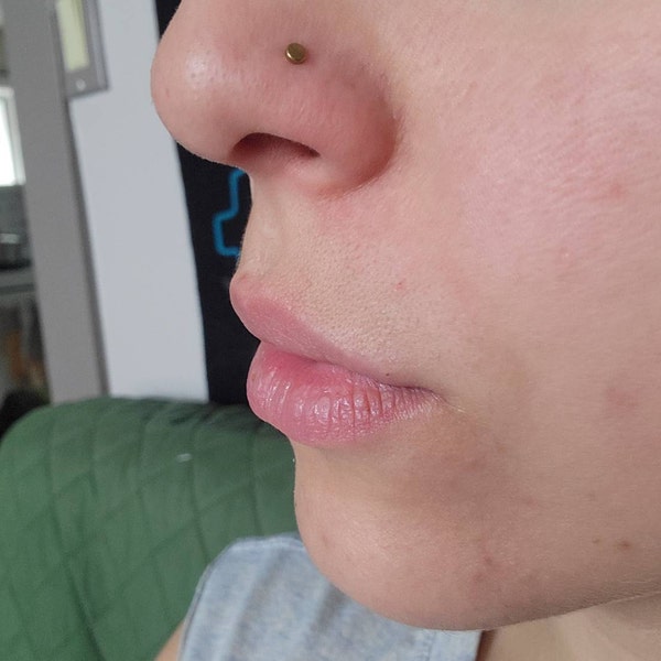 Ultra Tiny 2mm TRI-BEAD Nose Ring • Threadless Nose Stud • Dainty Nose ...