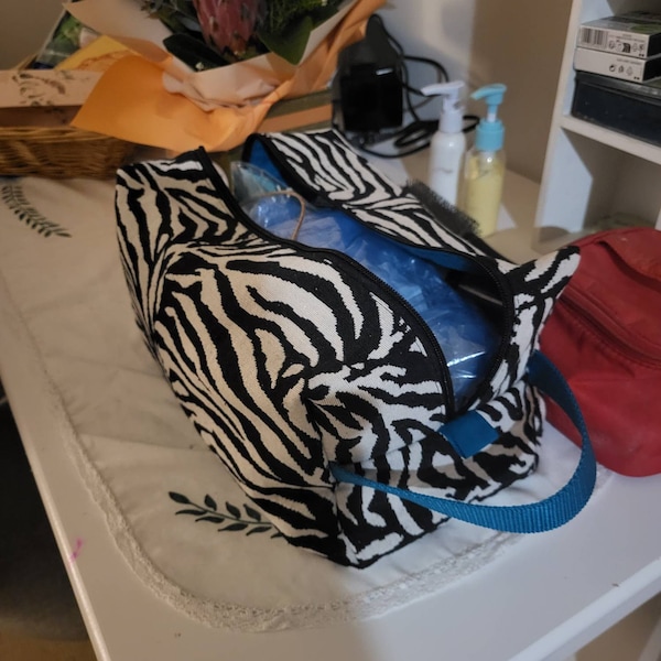 Boxy Pouch Sewing Pattern | Dopp Kit | Zipper Pouch | Boxy Bag ...