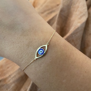 14k or 18k Solid Gold Dainty Evil Eye Bracelet, Minimalist Enamel Eye ...