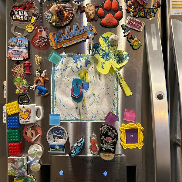 Friends Magnet Set/ White Greyhound/ Friends Themed Gift/ Friends Frame ...